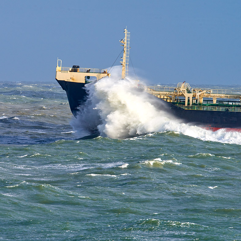 Jonkman Fotografie: Art Photography: KOP ZEESCHIP MET GROTE GOLF: